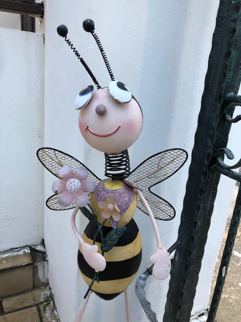 Bumble bee lady, Everything Else on Carousell