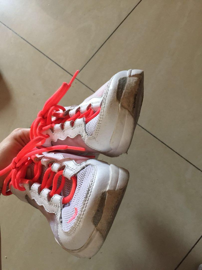 Nike original, Women's Fashion, Footwear, Sneakers on Carousell