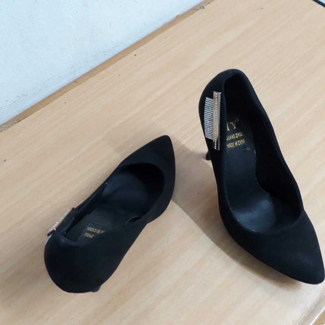sepatu hitam, Fesyen Wanita, Sepatu di Carousell