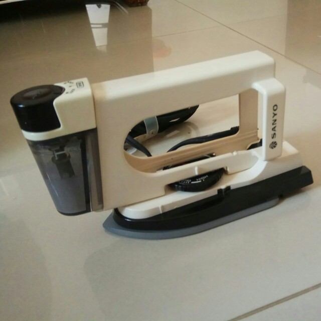 Original Sanyo Mini Iron, TV & Home Appliances, Kitchen Appliances ...