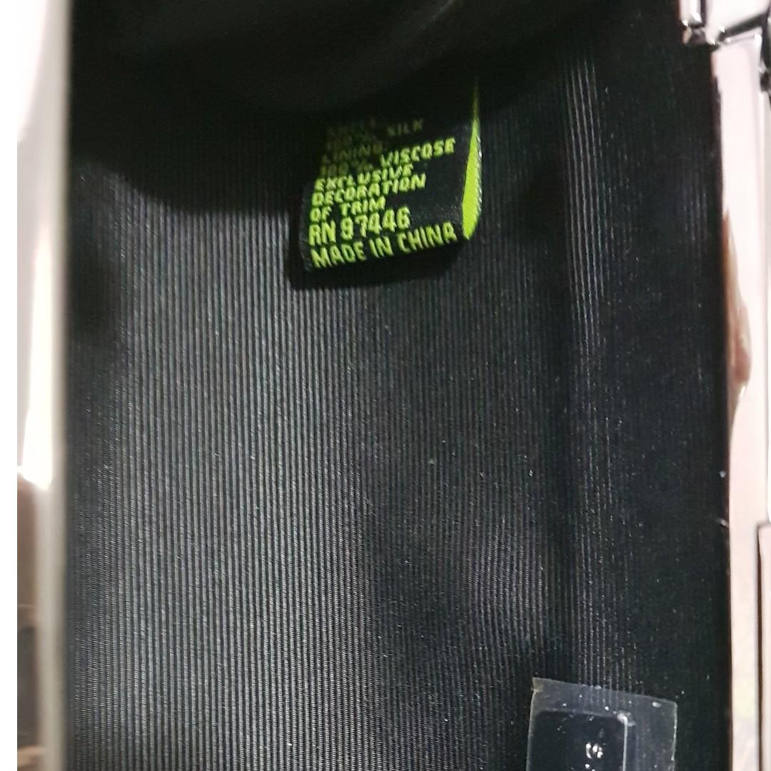 SHANGHAI TANG bag, Women's Fashion, Bags & Wallets, Tote Bags on Carousell