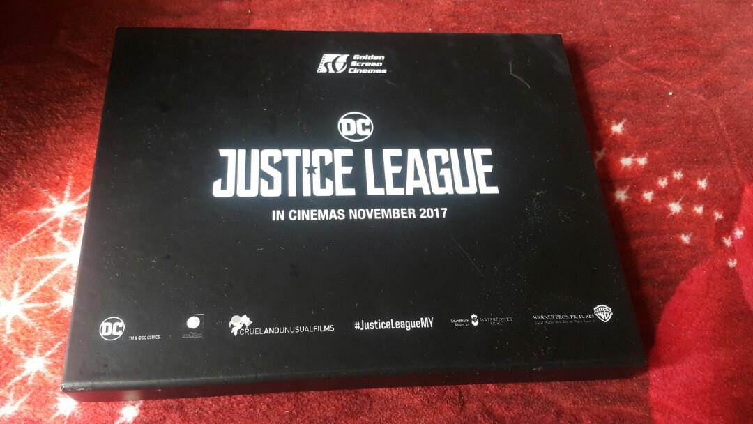 GSC Justice League Collectible Magnets, Hobbies & Toys, Collectibles ...