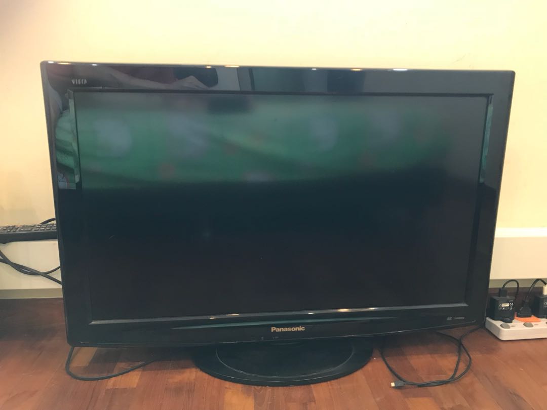 Panasonic 32 inch LCD TV, TV & Home Appliances, TV & Entertainment, TV ...