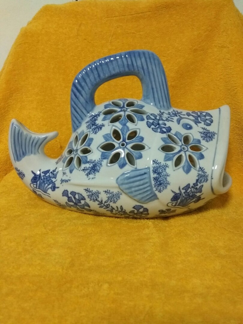 Fish Display, Furniture & Home Living, Kitchenware & Tableware, Other ...