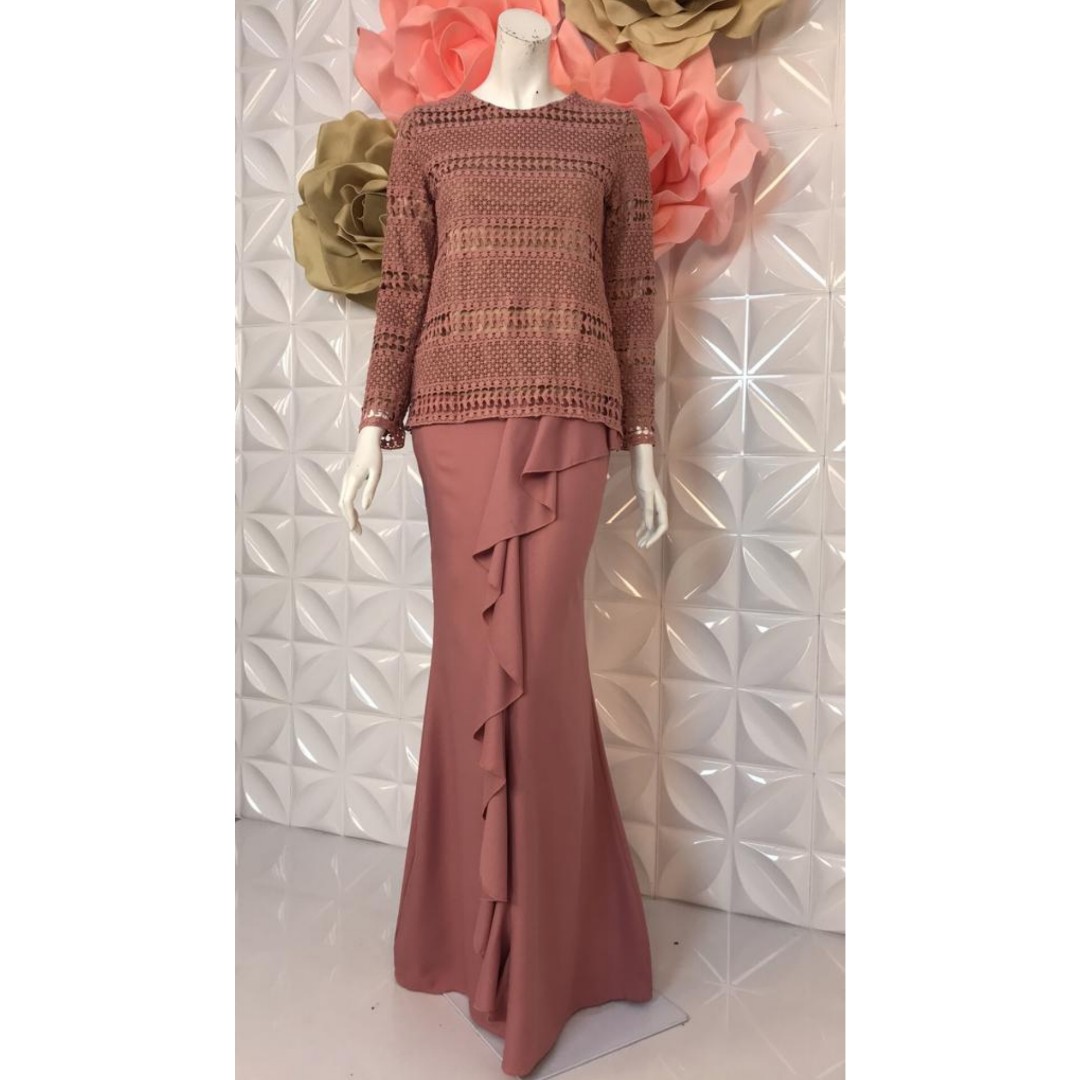 Mini Baju Kurung, Women's Fashion, Dresses & Sets, Traditional & Ethnic ...