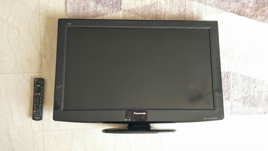 Panasonic LCD TV, TV & Home Appliances, TV & Entertainment, TV on Carousell