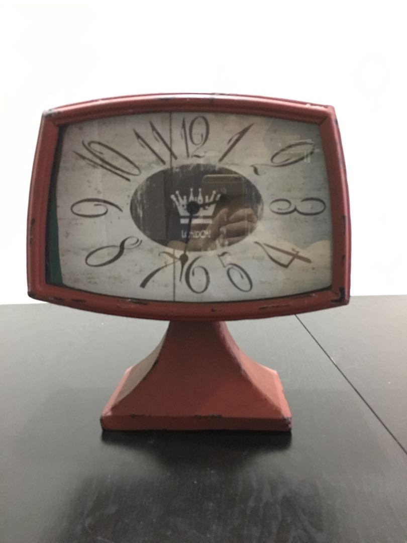 Retro Table Clock, Hobbies & Toys, Memorabilia & Collectibles, Vintage ...