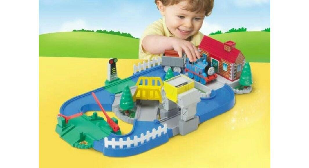 Tomy Thomas & Friends Surprise Action Station Playset, Hobbies & Toys ...