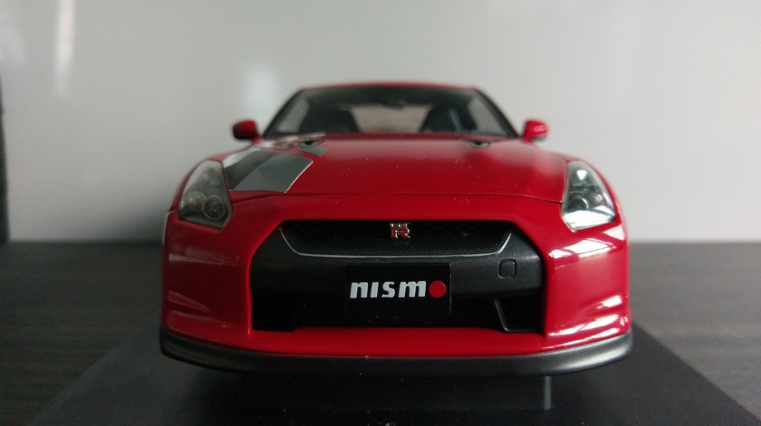 *CNY Sales* 1/18 Custom Autoart Nissan R35 GT-R Wif Nismo Decals (Red ...