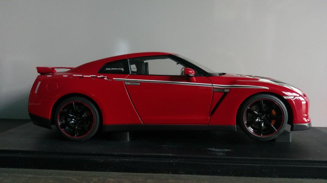 *CNY Sales* 1/18 Custom Autoart Nissan R35 GT-R Wif Nismo Decals (Red ...