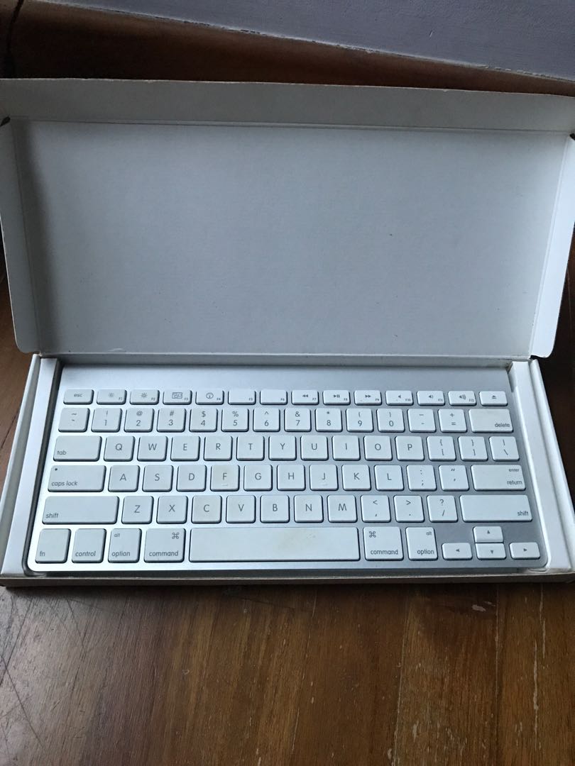 Apple Bluetooth keyboard, Audio, Portable Audio Accessories on Carousell