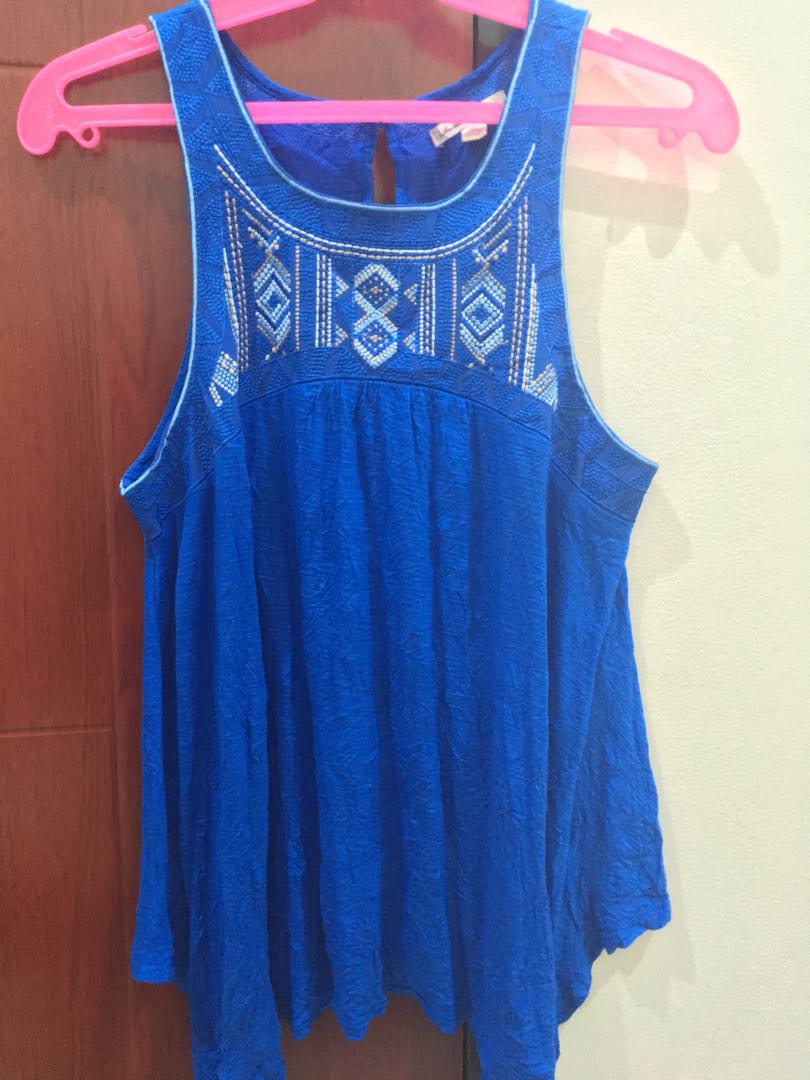 Blue Top, Women's Fashion, Tops, Sleeveless on Carousell