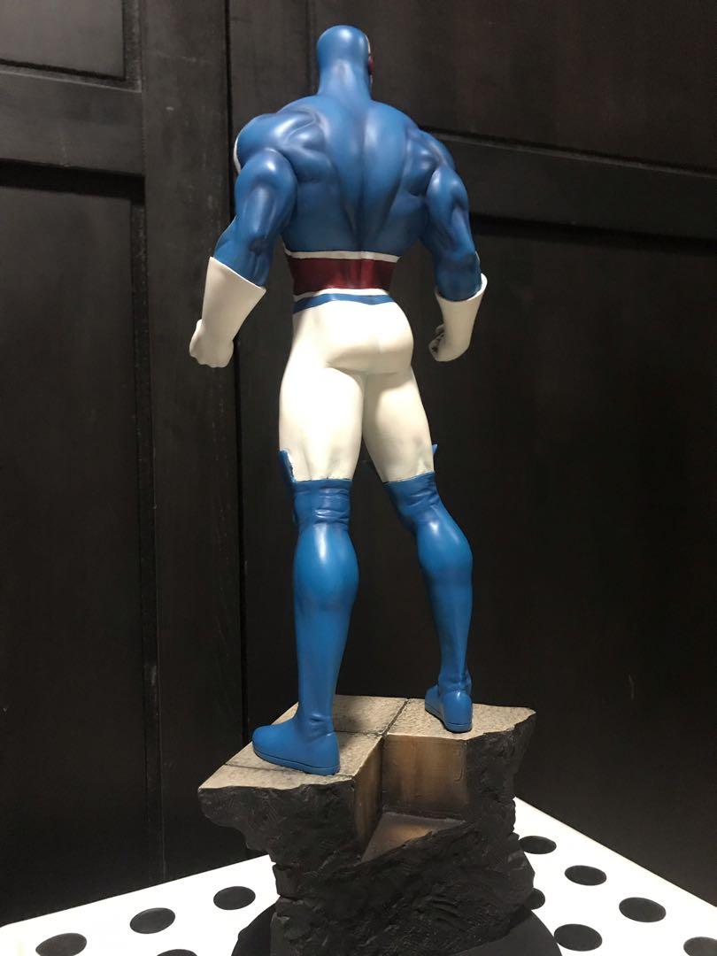 Bowen Designs Captain Britain Statue, Hobbies & Toys, Toys & Games on ...