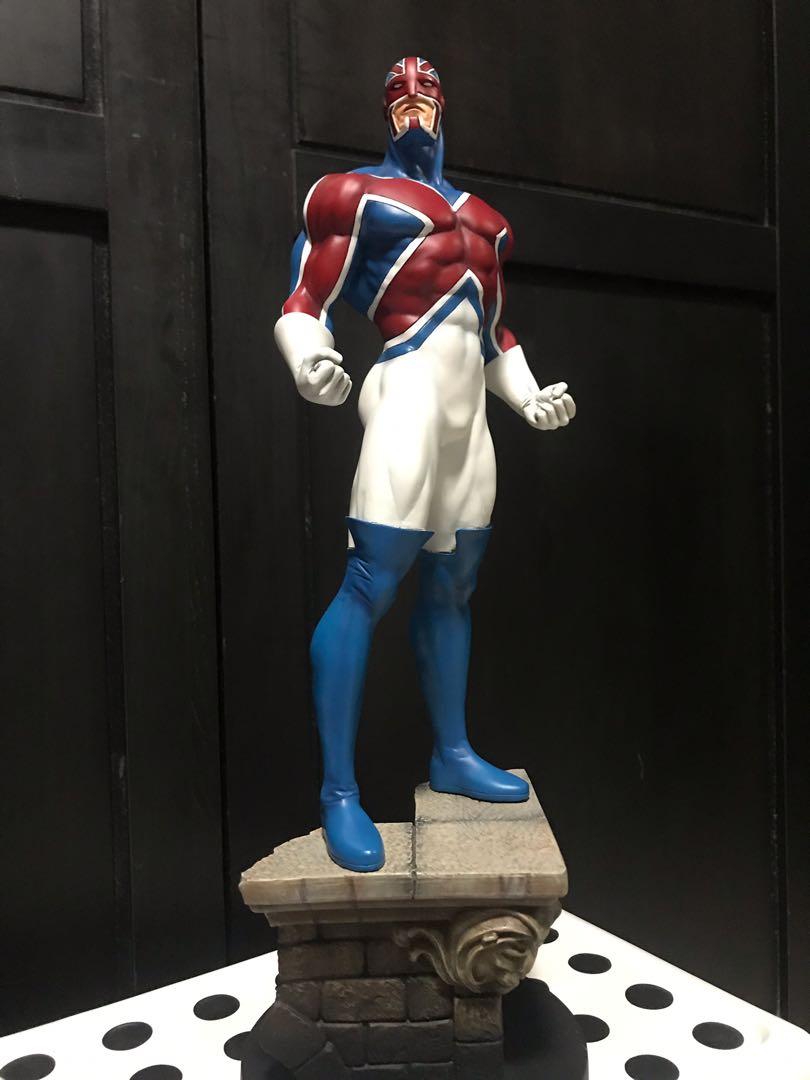 Bowen Designs Captain Britain Statue, Hobbies & Toys, Toys & Games on ...