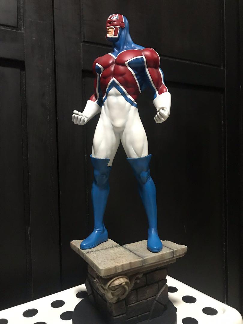 Bowen Designs Captain Britain Statue, Hobbies & Toys, Toys & Games on ...