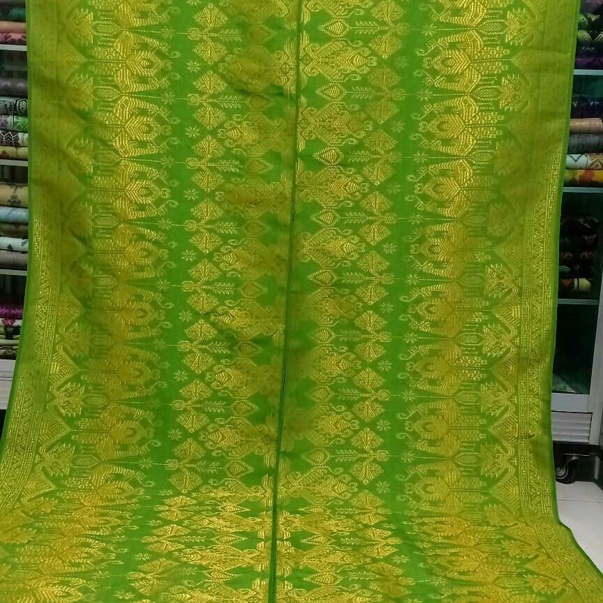 Kain tenun songket lombok, Fesyen Wanita, Pakaian Wanita, Lainnya di Carousell
