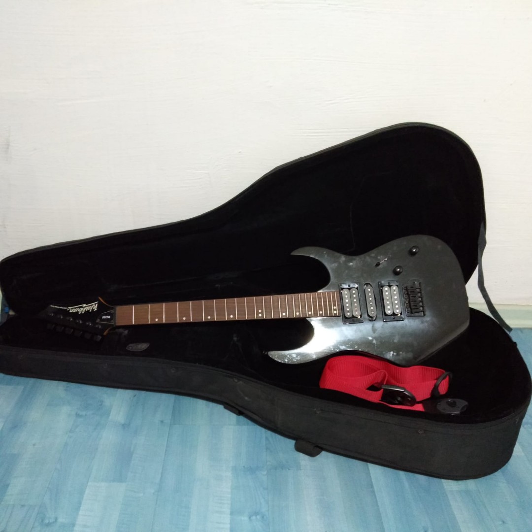 Washburn guitar without string, Music & Media, Music Instruments on ...