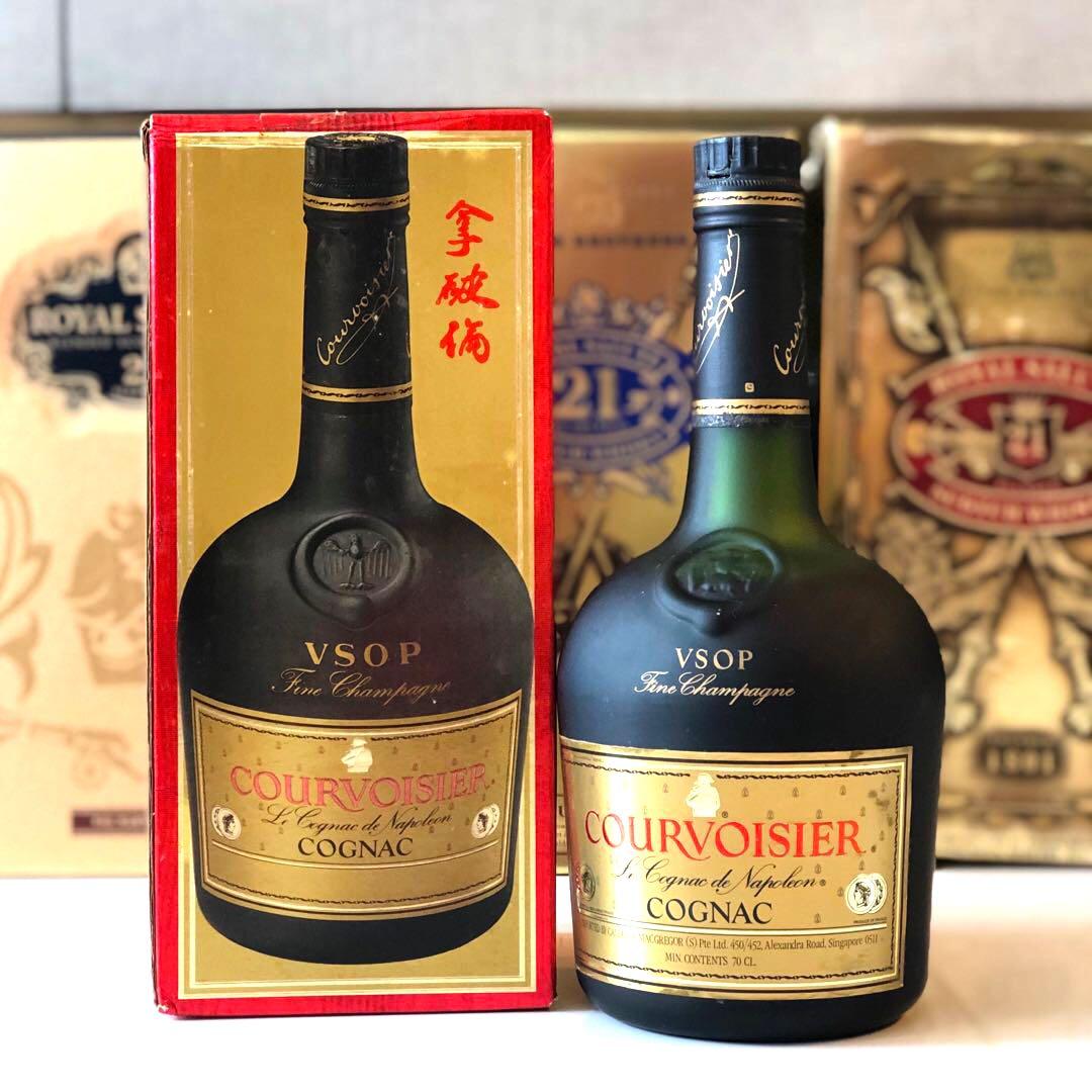 1970 Courvoisier VSOP Cognac w Box 700ml, Food & Drinks, Alcoholic Beverages on Carousell