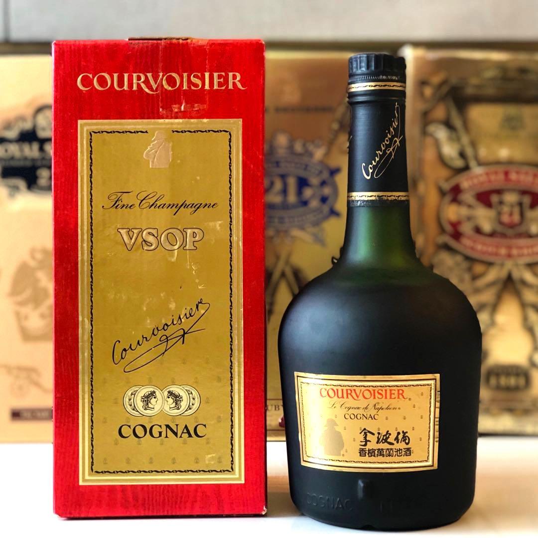 1970 Courvoisier VSOP Cognac w Box 700ml, Food & Drinks, Alcoholic Beverages on Carousell