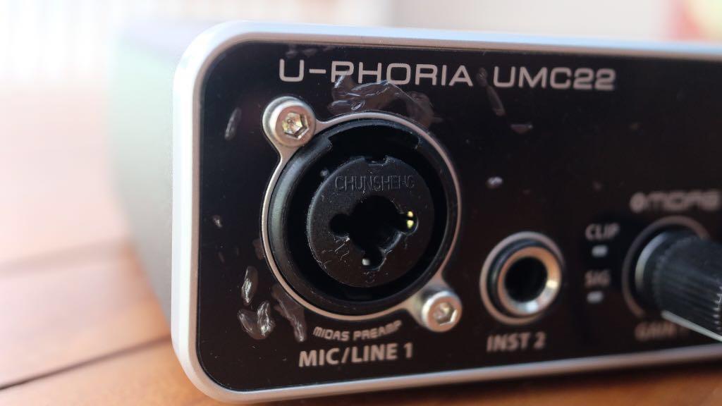 Audio interface Behringer UMC22 + Behringer 4 channel headphone amp ...