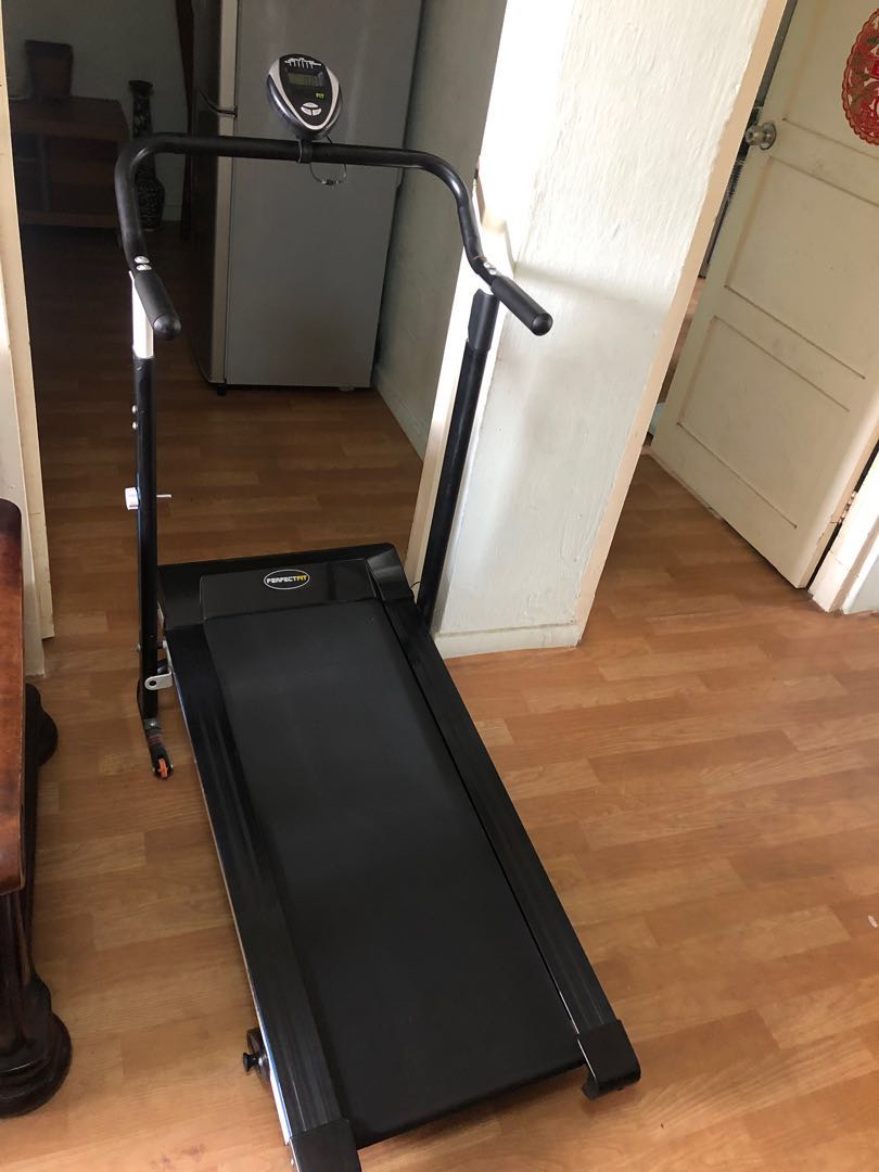 Manual foldable Treadmill and foldable gym bench for both S$100, Sports ...