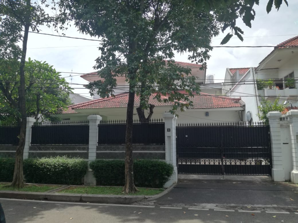 Rumah menteng kawasan elite di jakarta pusat, Properti, Dijual di Carousell