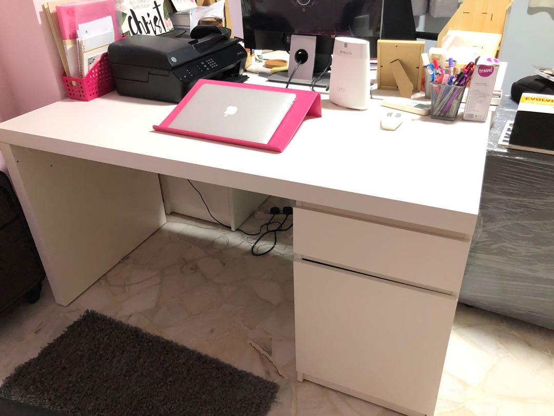 IKEA MALM Computer & Study Desk, Furniture & Home Living, Furniture ...