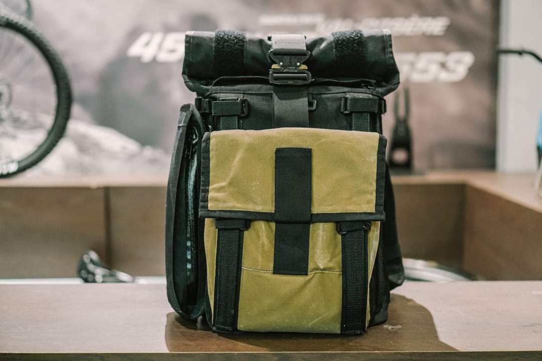 Mission Workshop Arkiv R6 with Cobra Buckle, Men's Fashion, Bags ...