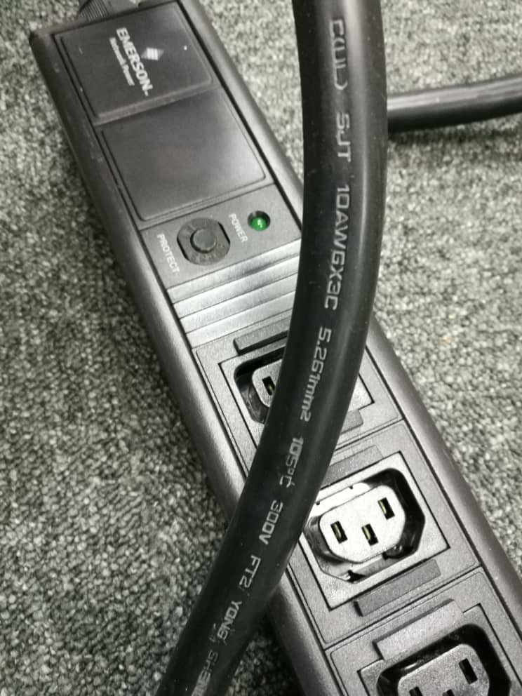 Vertiv Liebert (Emerson) Basic 32AMP Vertical PDU, Computers & Tech ...