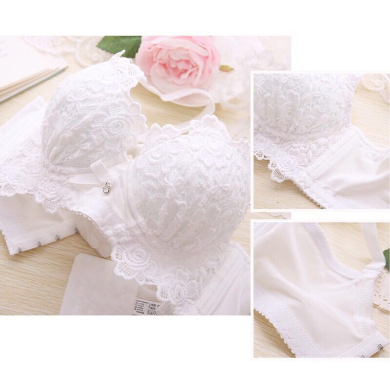 White Lacey Pushup Bra, Women's Fashion, New Undergarments & Loungewear ...
