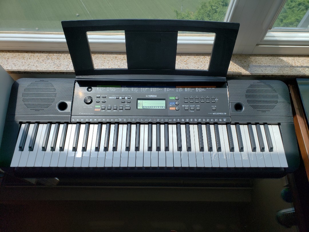 Yamaha Digital Keyboard 電子琴 PSR-E253, 興趣及遊戲, 音樂樂器 & 配件, 樂器 - Carousell