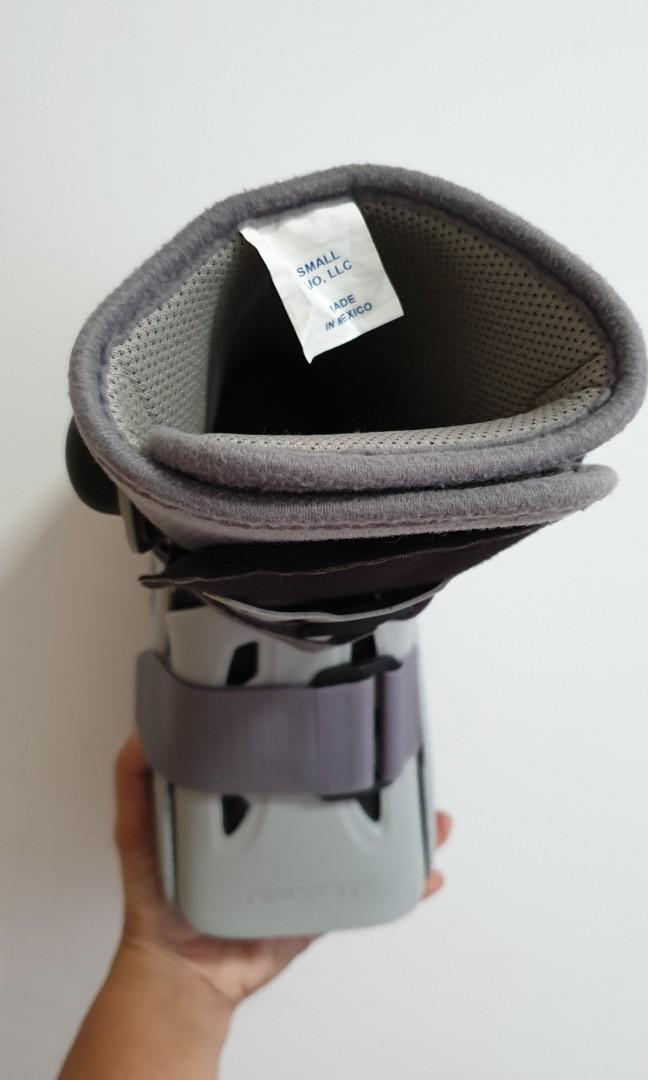 2nd hand aircast walker (robocop boot), Health & Nutrition, Assistive ...