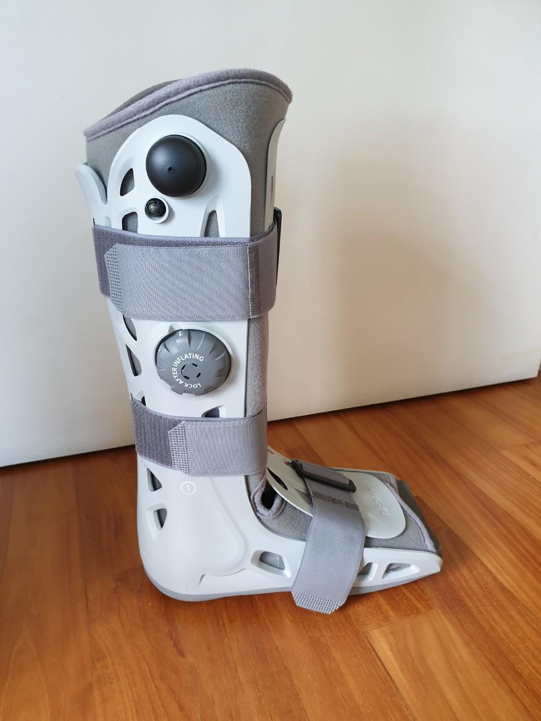 Aircast boots (Medium size), Health & Nutrition, Assistive ...
