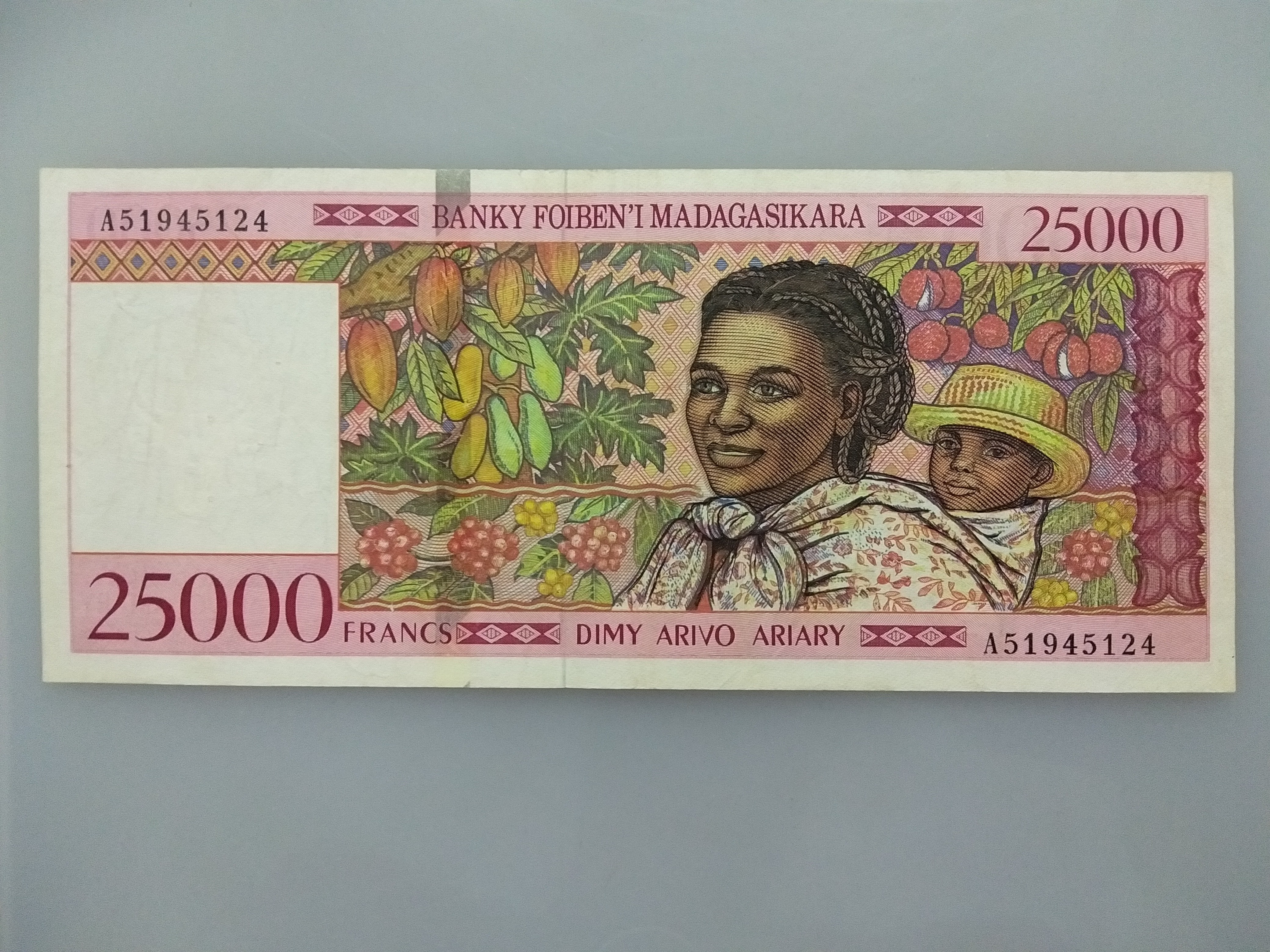 Madagascar 25000 Francs ariary, Hobbies & Toys, Memorabilia ...
