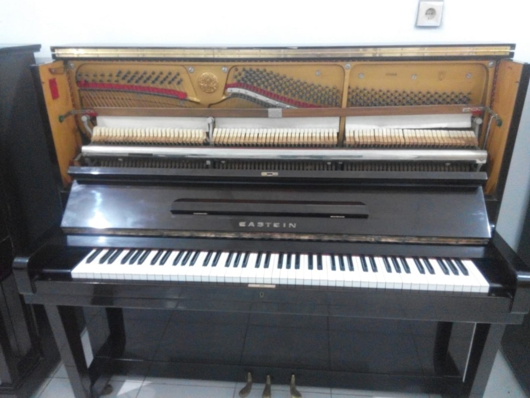 piano Eastein (setaraf piano Yamaha U3), Musik & Media, Alat di Carousell