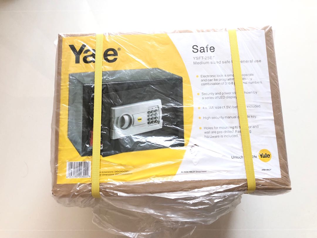 Yale medium size safe box, Everything Else on Carousell