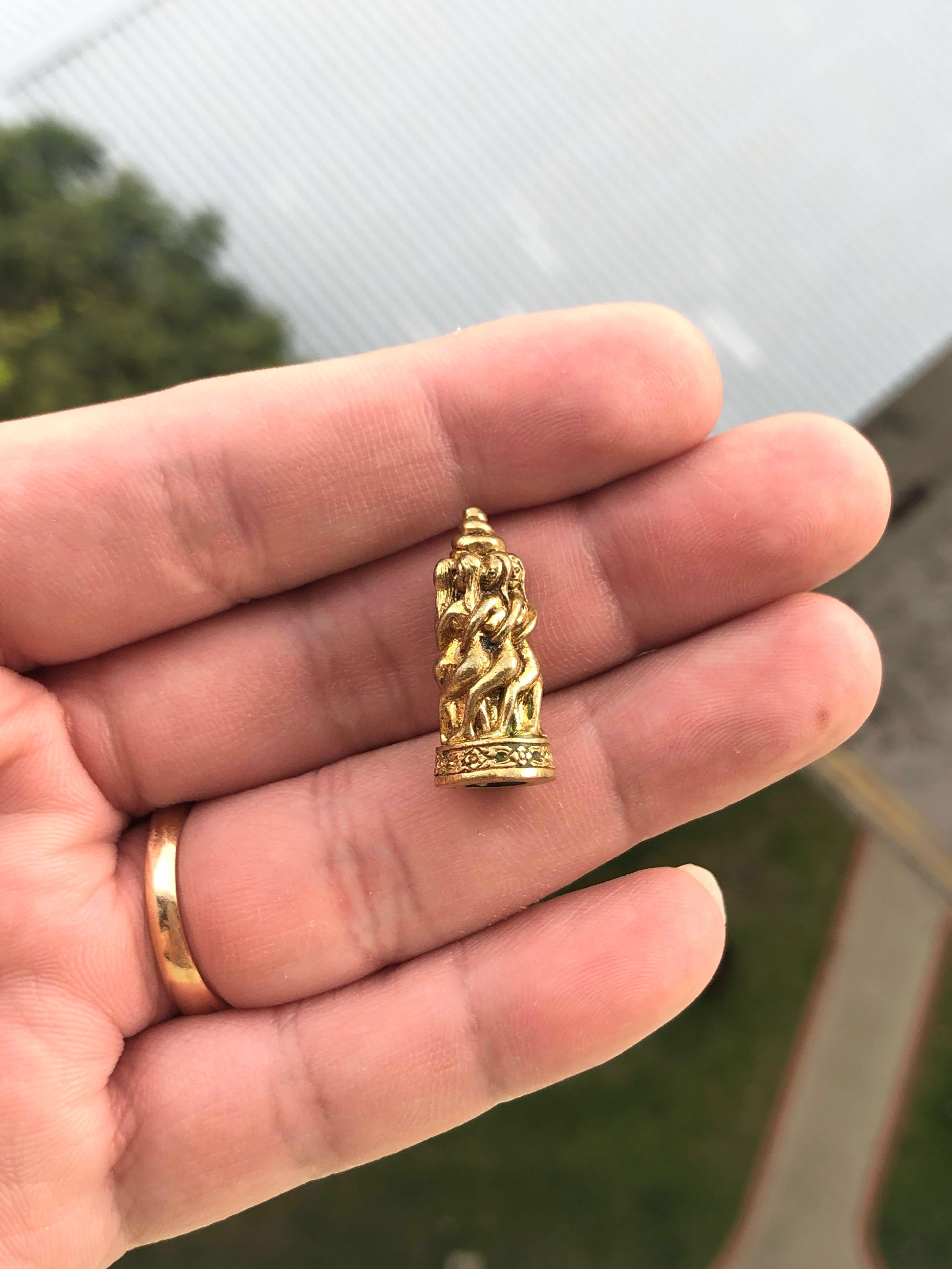 Thai Amulet - Jet Naree Pan Hlak Roon Piset Nur Thong Rakang (Goldbell ...