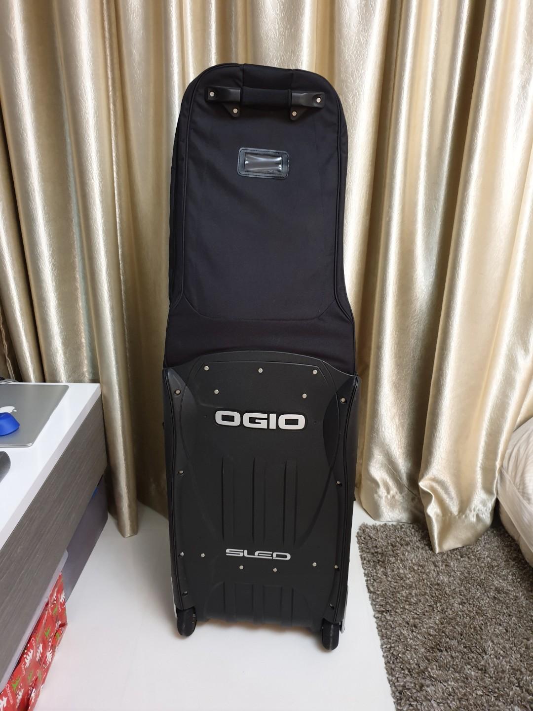 Golf travel bag (pull along), Sports Equipment, Sports & Games, Golf on ...