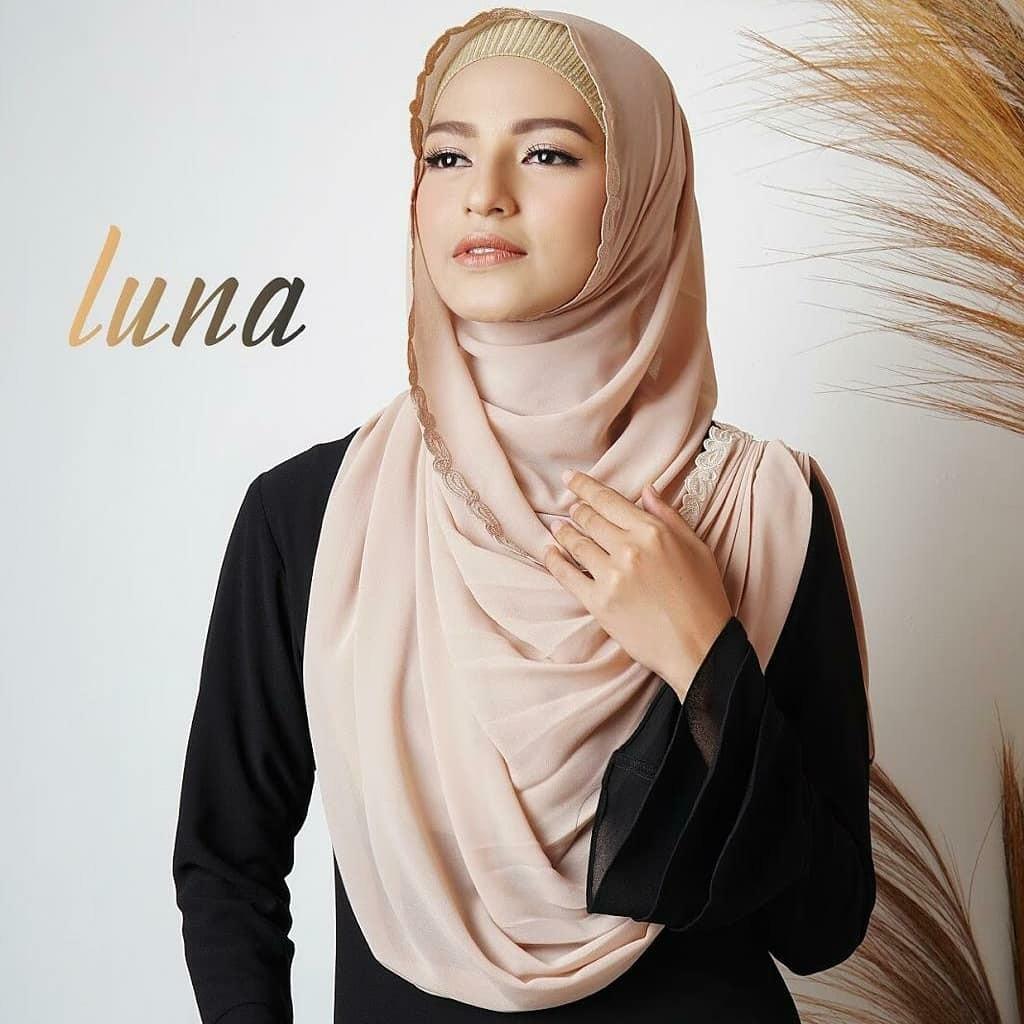 Luna Shawl (Raya Shawl), Women's Fashion, Dresses & Sets, Traditional ...