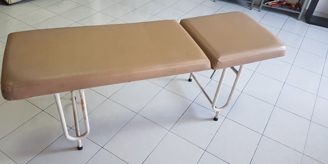 Massgae therapy and medical consultation bed, Furniture & Home Living ...