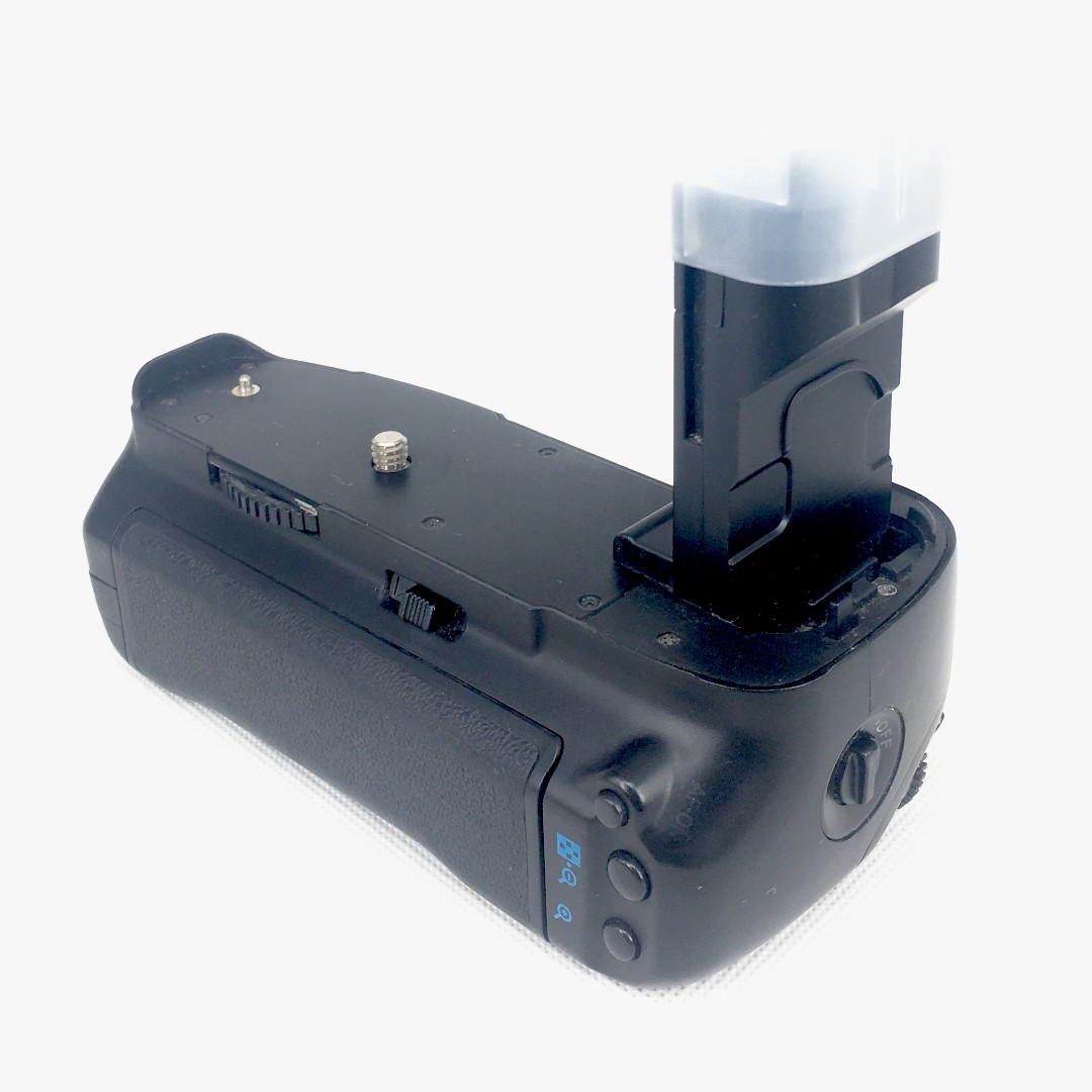 [BMC] Used OC-BE7 Battery Grip for EOS 7D/ *SOLD* OEM BD-7D Battery ...