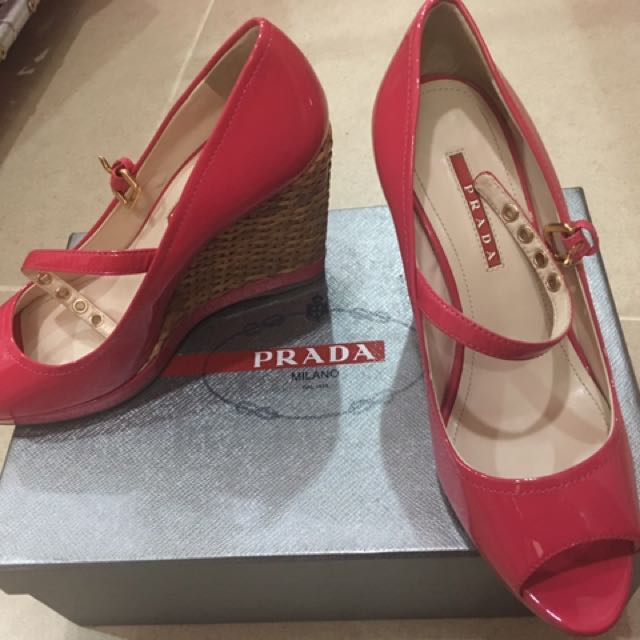 Prada Shoe, Women's Fashion, Footwear, Loafers on Carousell