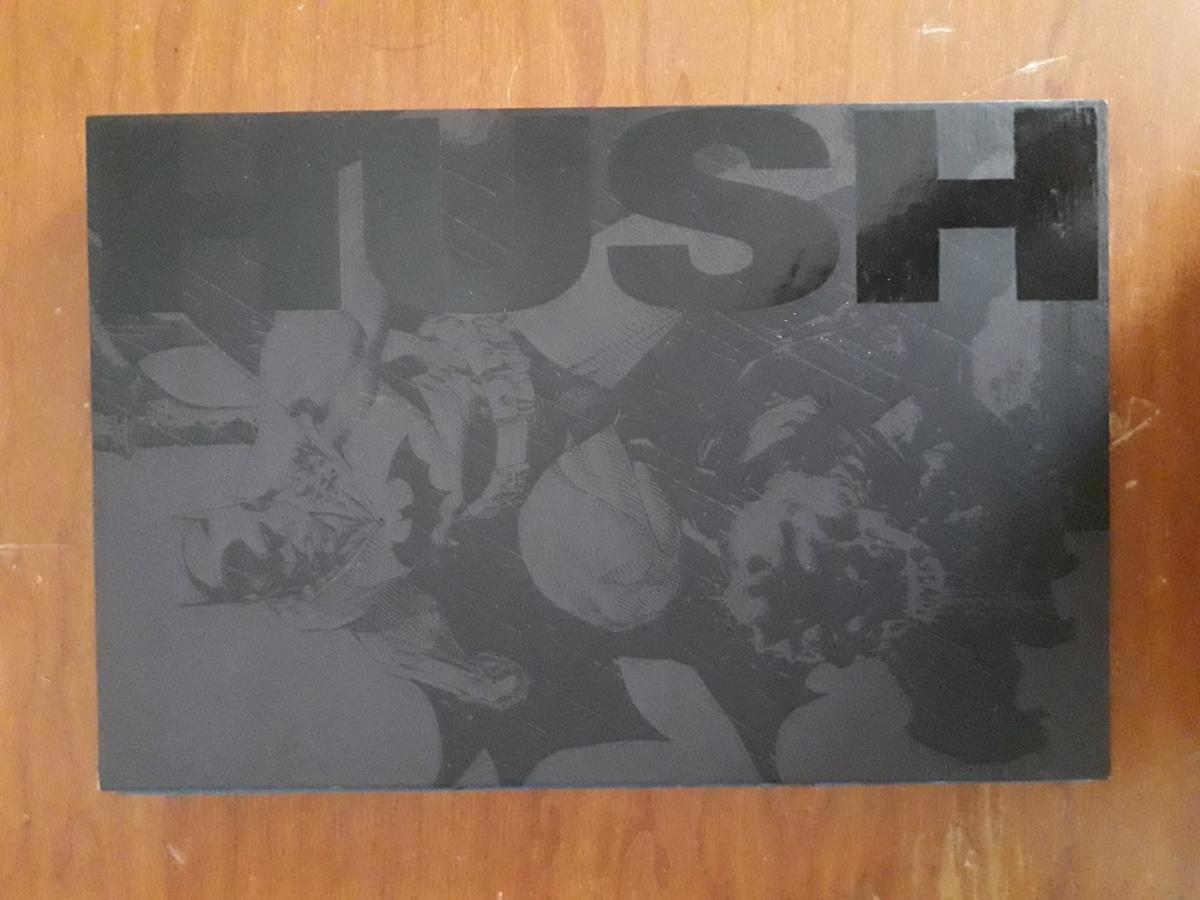 Absolute Batman Hush (Hardcover edition), Hobbies & Toys, Memorabilia ...