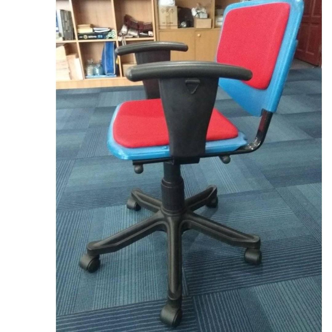 KERUSI KOMPUTER DENGAN TANGAN, Furniture & Home Living, Outdoor ...