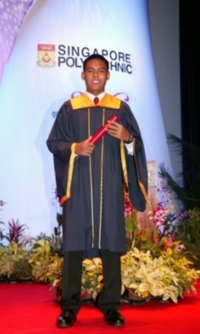 Singapore Polytechnic Graduation Gown, Men's Fashion, Clothes, Others ...
