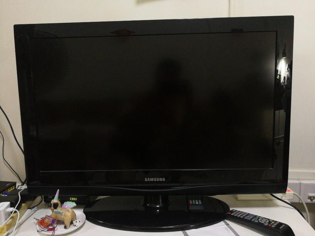 Samsung 32' LCD (Model LA32C350D1), TV & Home Appliances, TV ...
