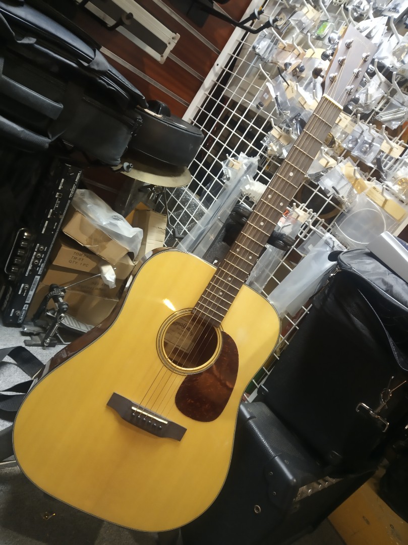 Sigma guitar by Martin DM18 90%new, 興趣及遊戲, 音樂、樂器 & 配件, 樂器 - Carousell