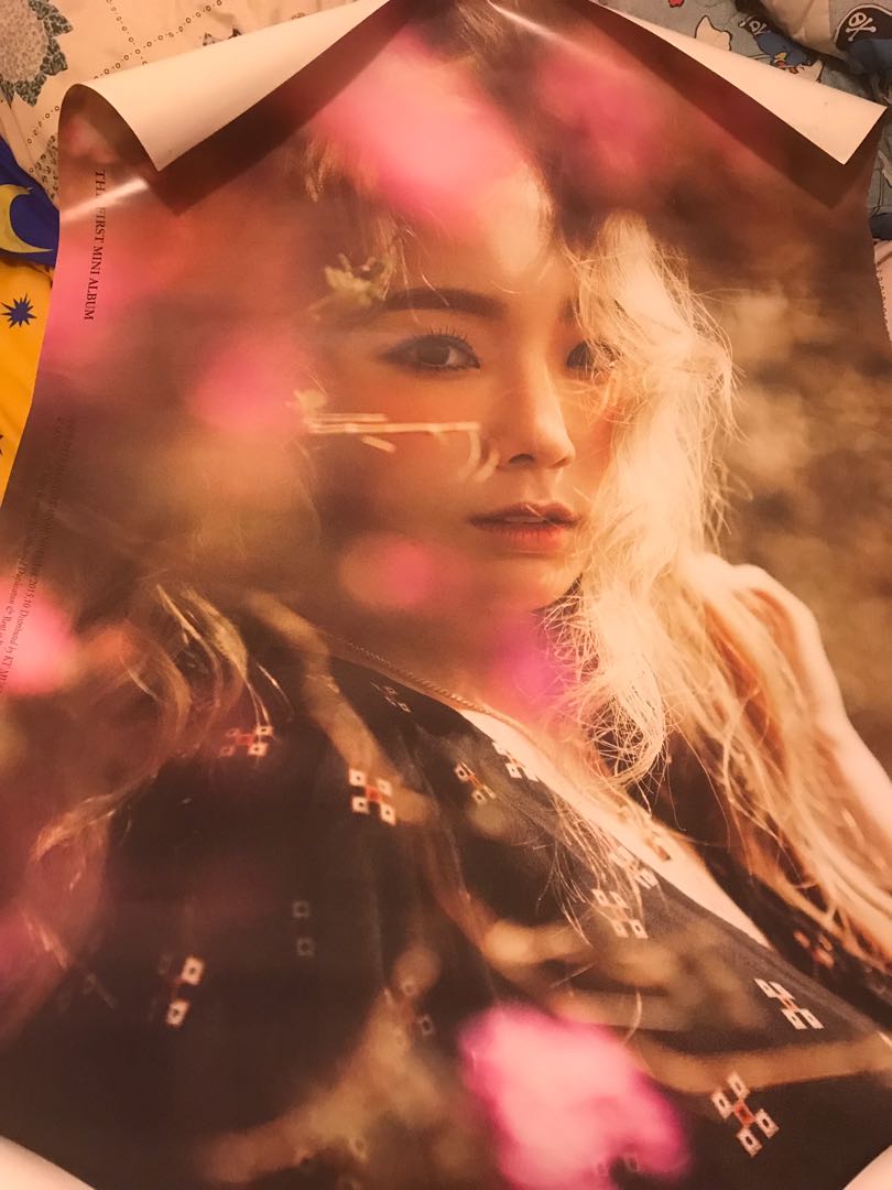 Taeyeon 太妍 專輯 海報/poster, 興趣及遊戲, 收藏品及紀念品, 韓流 - Carousell