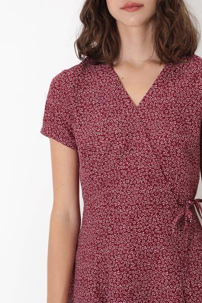 Arcade - NEW kit mini flora dress in wine, Women's Fashion, Dresses ...