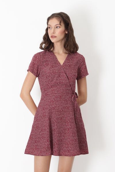 Arcade - NEW kit mini flora dress in wine, Women's Fashion, Dresses ...